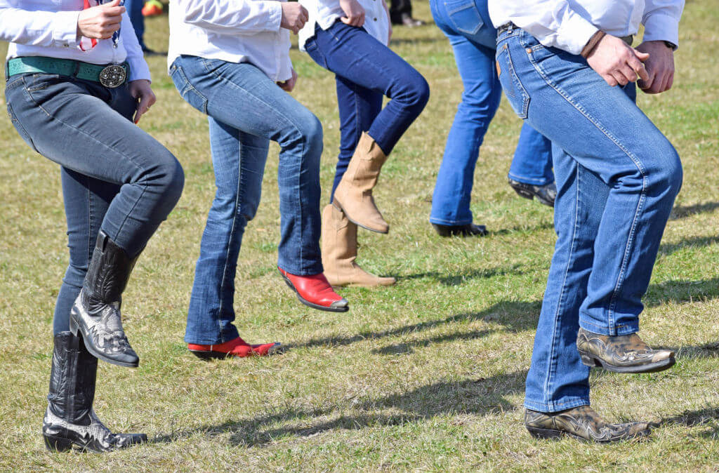 Trying out beginners line dancing classes